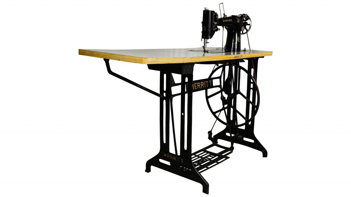 Singer Merritt Universal Sewing Machine with Indian Hook Set